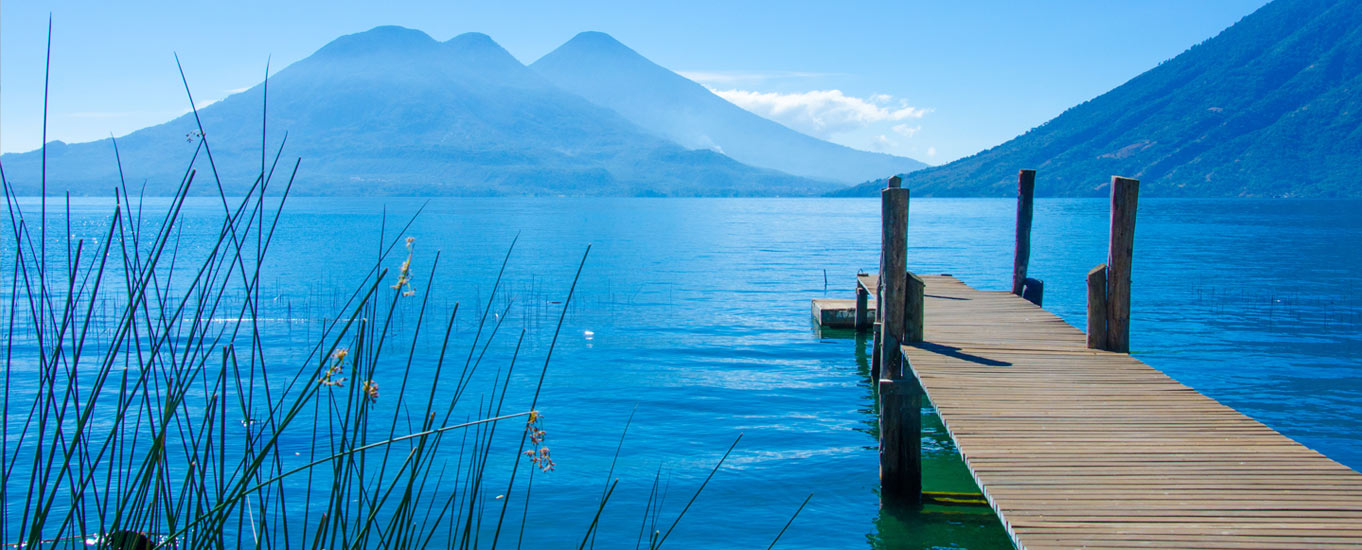¿Sabías que a pesar del frío, la temperatura del Lago de Atitlán puede ...